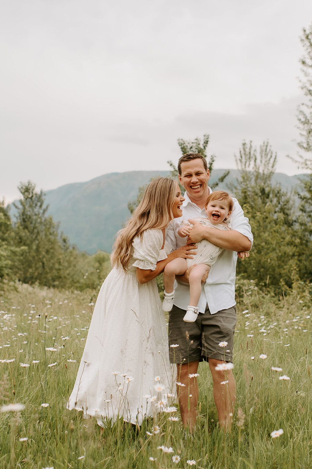 What to Wear for Spring Family Photos in Portland, Oregon - Caitlin ...