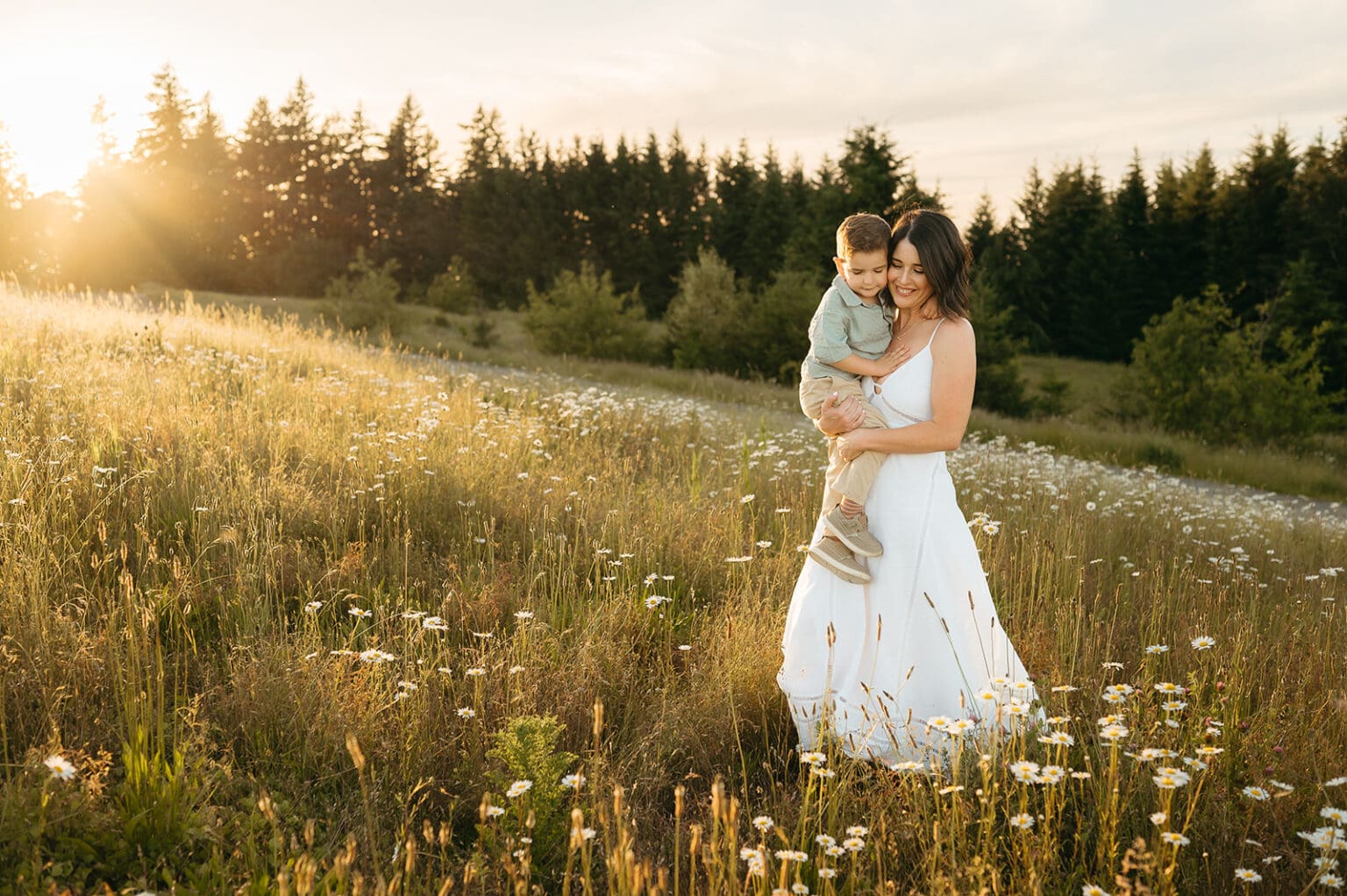 Why June is the Sweet Spot for Family Photos | Portland Family ...
