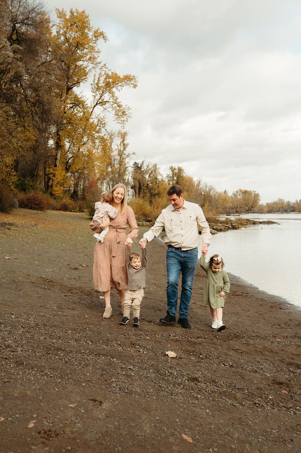 Your Guide to Portland Oregon Fall Family Photos - Caitlin Forster ...