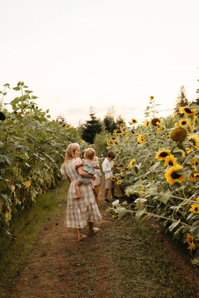 Your Guide to Portland Oregon Fall Family Photos - Caitlin Forster ...